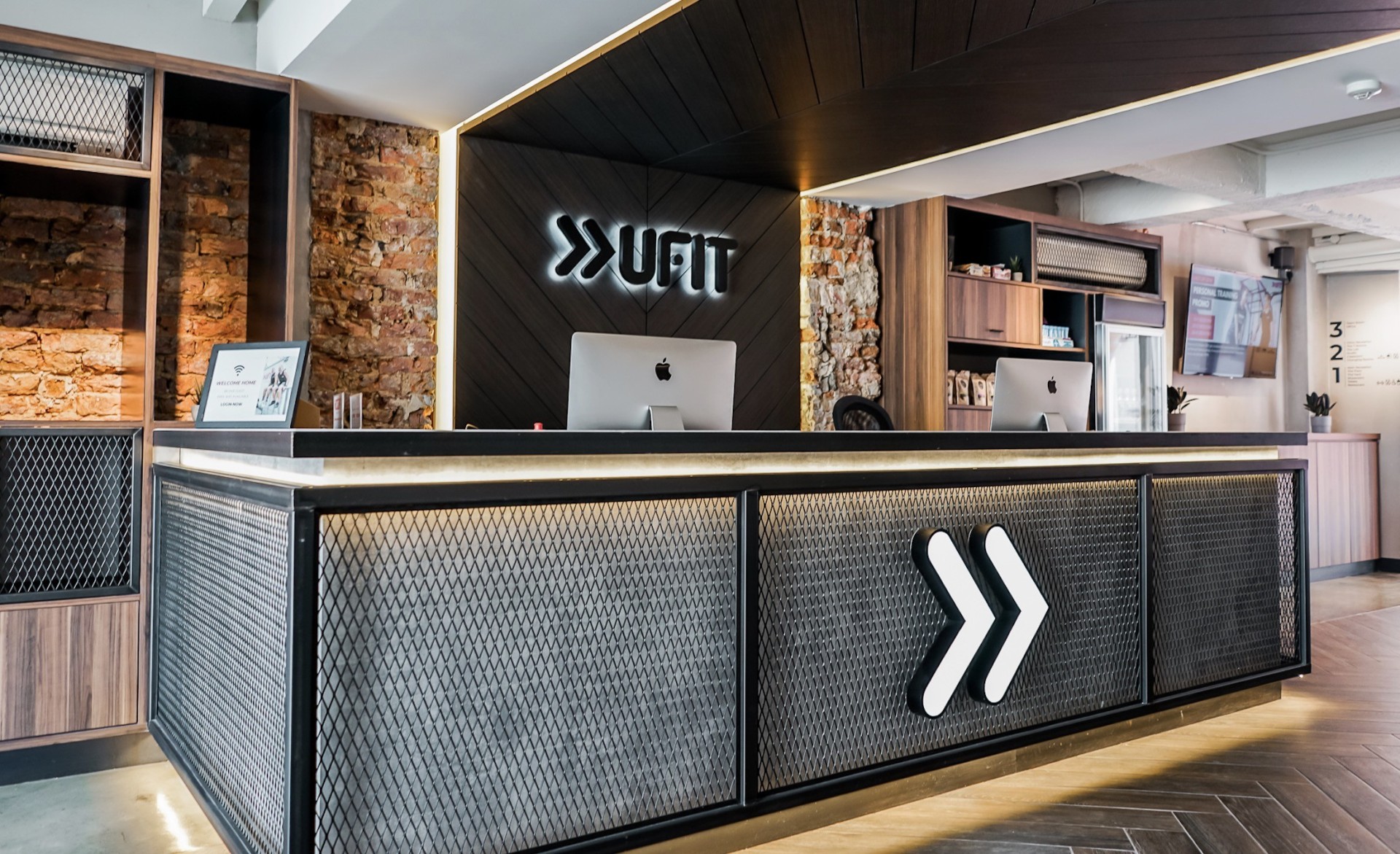 UFIT - Club Street | Overview